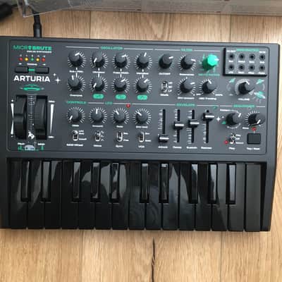 Arturia Microbrute with decksaver 25-Key Synthesizer 2025 UFO | Reverb