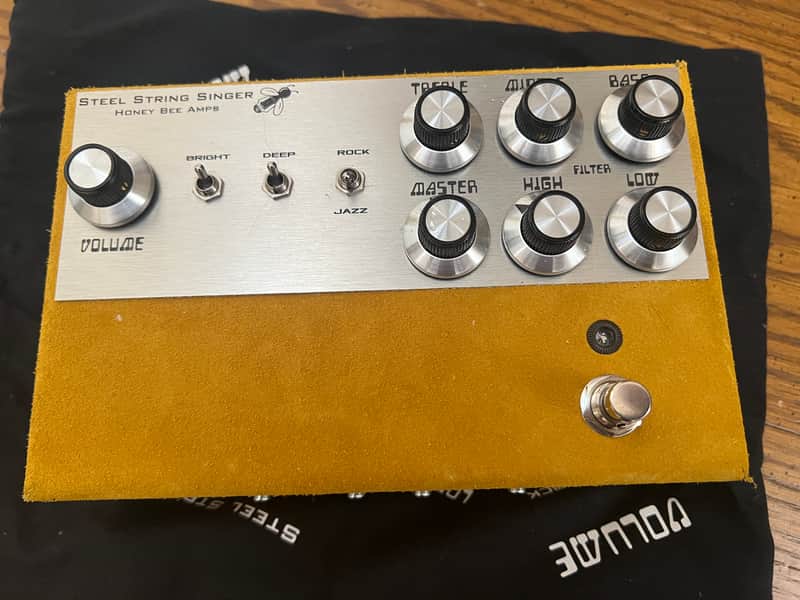 Honey Bee Amps Steel String Singer 2024 Gold suede | Reverb