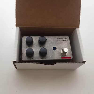 Fairfield Circuitry ~900 Fuzz Pedal w/ Original box & | Reverb