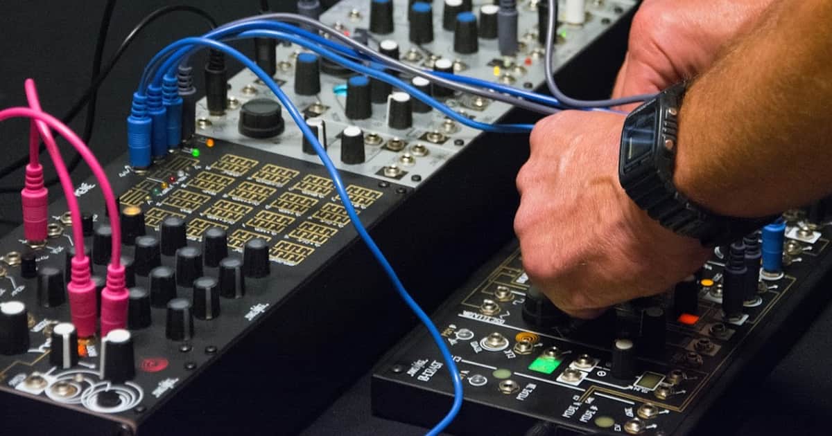 Eurorack Templates: Building a Basic Synth, Effects | Reverb News