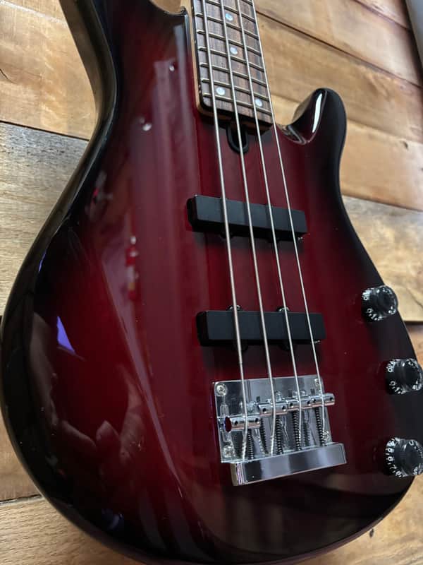 Pre-owned Yamaha BB-404 Bass Wine Red w/case | Reverb