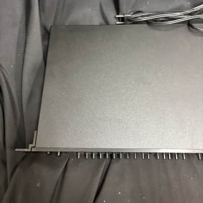 Roland E-215 Graphic Equalizer Rackmount Stereo Audio | Reverb