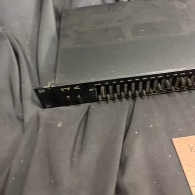 Roland E-215 Graphic Equalizer Rackmount Stereo Audio | Reverb