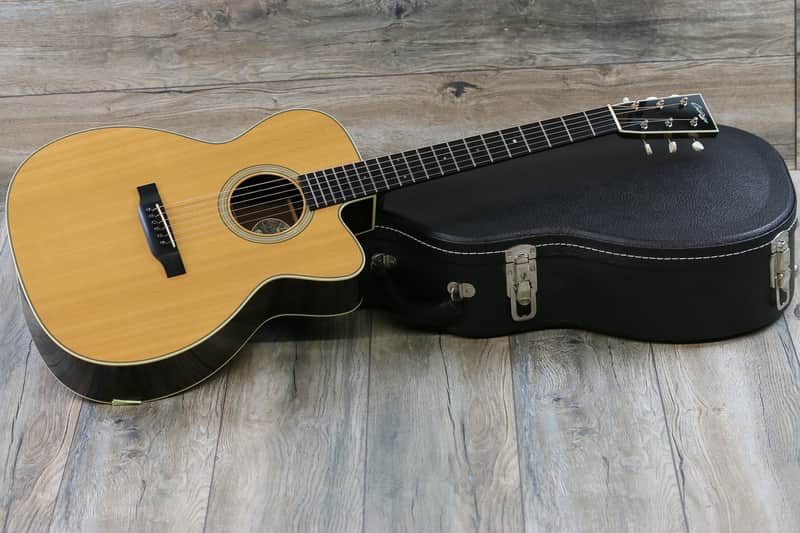 Clean! Collings OM2 OM2SS Short Scale Cutaway | Reverb The Netherlands