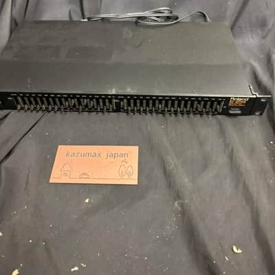 Roland E-215 Graphic Equalizer Rackmount Stereo Audio | Reverb