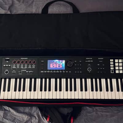 Roland FA-06 61-Key Music Workstation 2014 - Present | Reverb Hungary