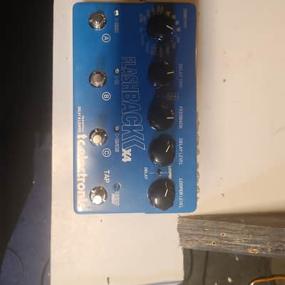 TC Electronic Flashback X4 Delay & Looper 2011 - 2019 - Blue | Reverb