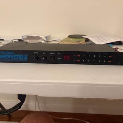 Alesis Midiverb II 16-Bit Digital Effects Processor 1990s - | Reverb