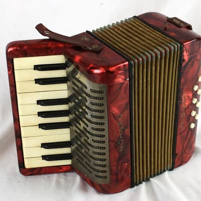7902 - Red Gold Hohner Mignon I Piano Accordion M 17 8 | Reverb