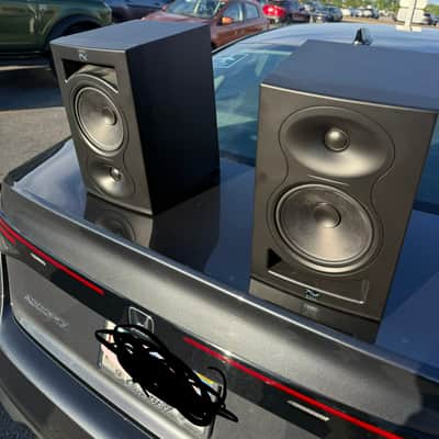 Kali Audio LP-6 V2 Active Studio Monitor 2021 - Present - | Reverb