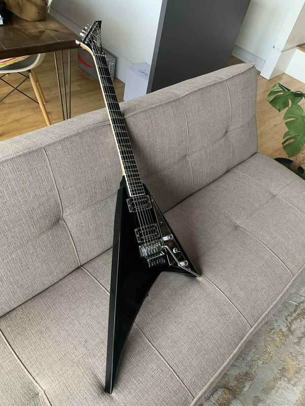 Jackson Pro Series RR Rhoads (includes case) - Gloss black | Reverb UK