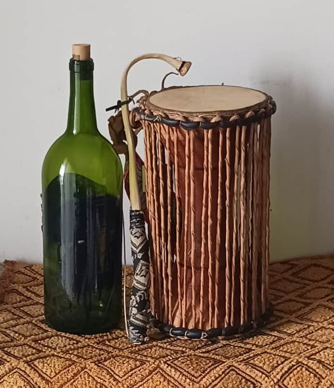 Nigerian "talking" drum (gangan) | Reverb