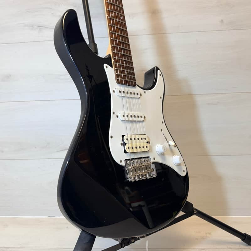 Yamaha EG112 Strat-Style Electric Guitar Black HSS – Made in | Reverb