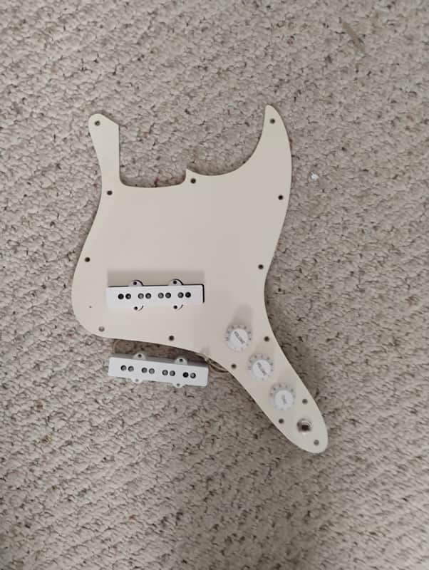 1983 Fender Jazz Bass USA loaded pickguard -- Dan | Reverb Deutschland