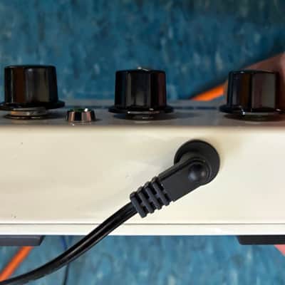 Red Witch Deluxe Moon Phaser 2010s - White | Reverb