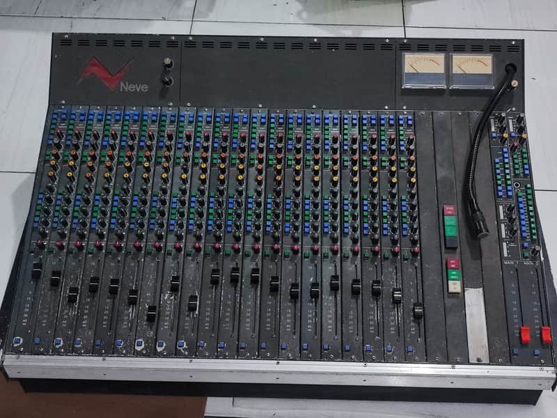 Neve Series 44 20 Channel Analog Mixer Mixing Console | Reverb UK