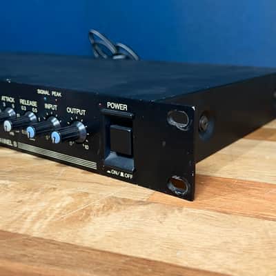 Yamaha GC2020C 2-Channel Stereo Compressor / Limiter Dynamic | Reverb