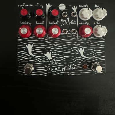 Champion Leccy Swan Hunter - Black and Red | Reverb