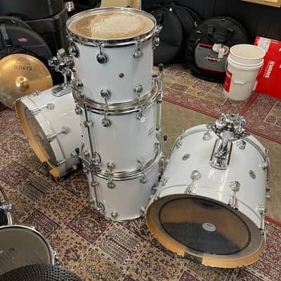 Used - DW Collectors Kit 14/16/18/22/22 - White Glass | Reverb