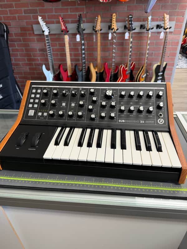 Moog Subsequent 25 Analog Synth 2020 - Present - Black | Reverb