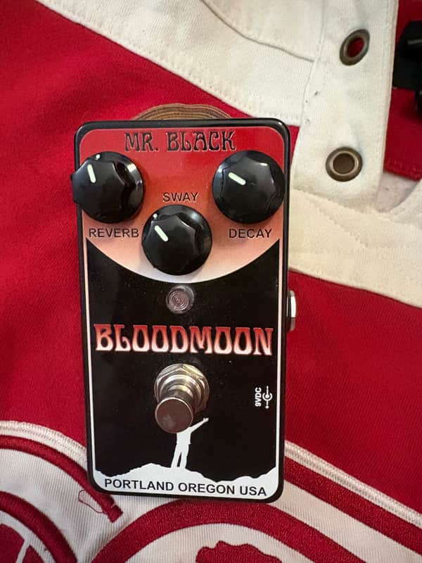 Mr. Black Bloodmoon 2010s - Black/Red | Reverb