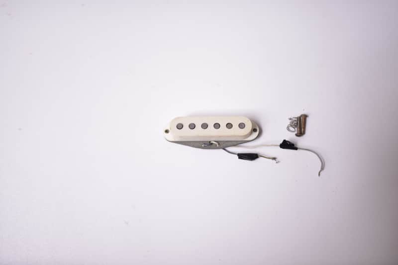 1971 Fender 4-Bolt Stratocaster Gray-Bottom | Reverb France