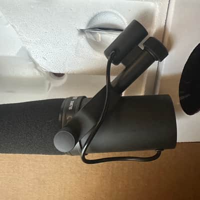 Shure SM7B Cardioid Dynamic Microphone - Black | Reverb