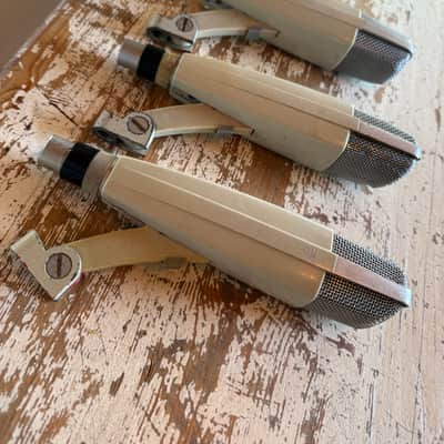 3 ( three ) Sennheiser MD421 microphones | Reverb