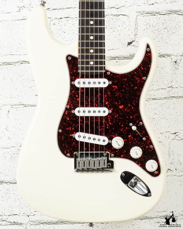 1997 Fender USA Roadhouse Strat White w/ Case | Reverb