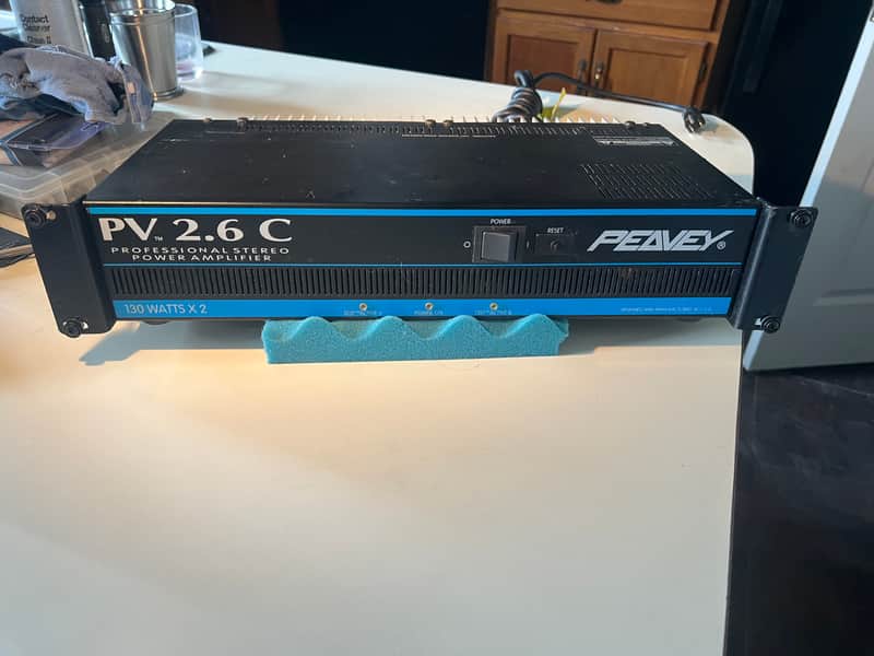 Peavey PV 2.6C Stereo Power Amplifier with rack mount | Reverb