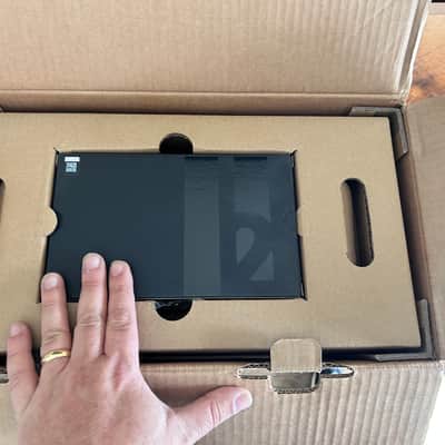 Positive Grid Spark 2 with battery 2025 - Pearl white | Reverb