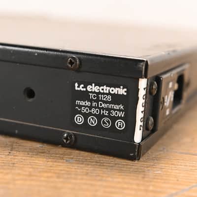 TC Electronic TC 1128 Programmable 28-Band Graphic | Reverb