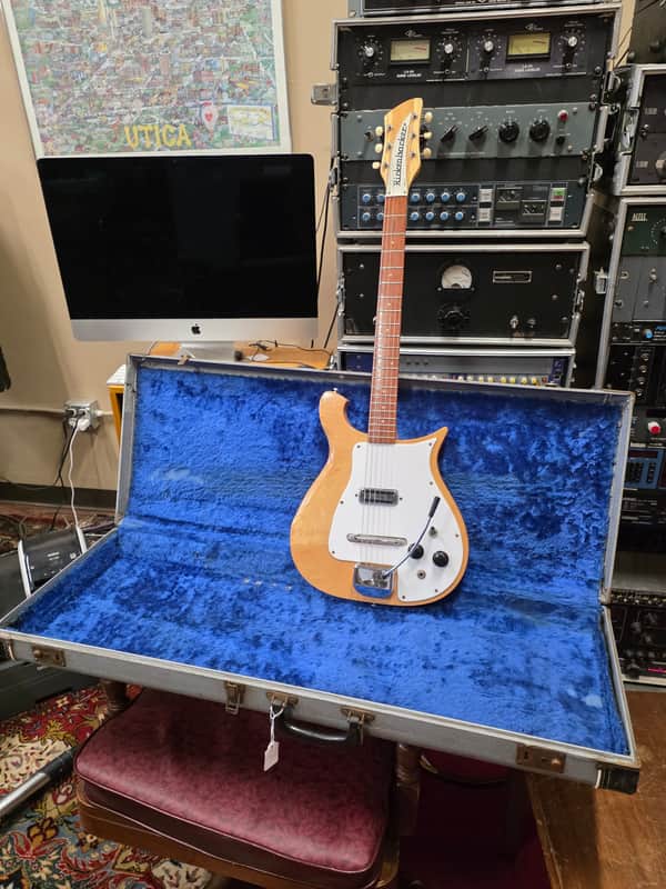 Rickenbacker 425 6 String Electric Guitar w/ Factory Vibrato | Reverb