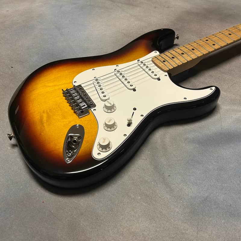 2007 Fender Stratocaster 3-Tone Sunburst | Reverb