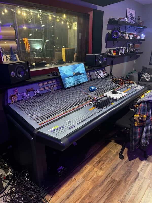DDA Profile 56 Channel Mixing Console | Reverb