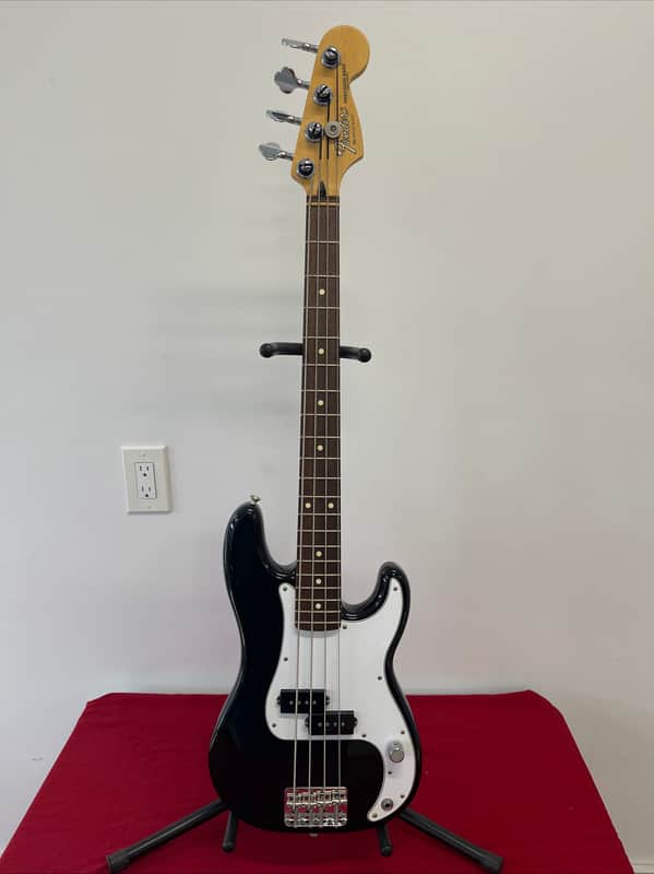 Fender P Bass Jr short scale 2002 - Black Mexico | Reverb