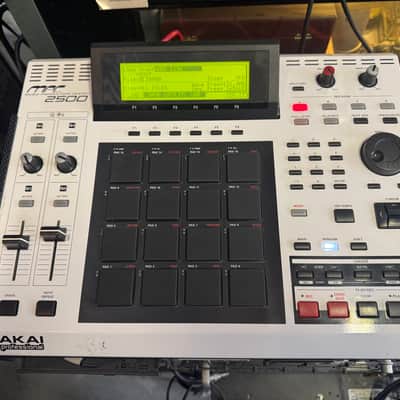 AKAI MPC 2500 LIMITED EDITION - WHITE HD Drive 120G/CD/128MEG | Reverb