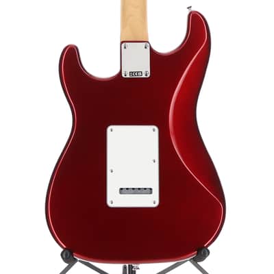Fender Standard Stratocaster, Maple Fingerboard, White | Reverb