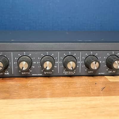 Maxon DM1000 Rack Mount Digital Delay 1980s Gray | Reverb