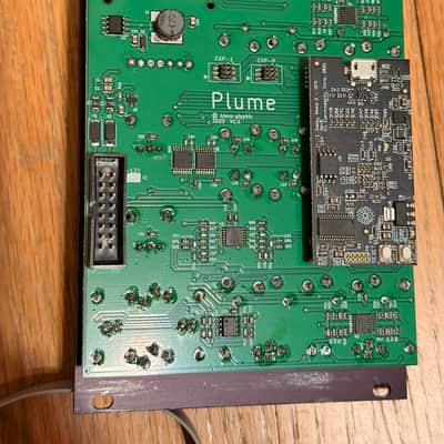 Hieroglyphic Plume Pulsar Generator VCO | Reverb