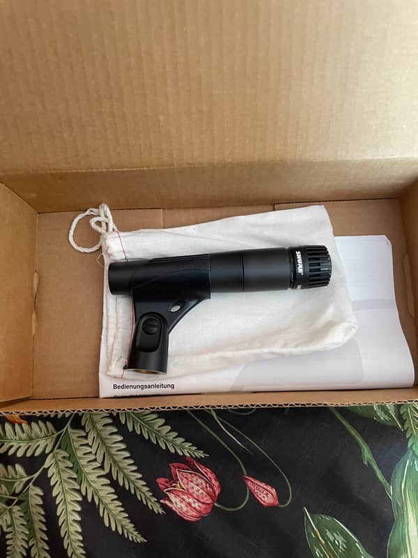 Shure SM57 Cardioid Dynamic Microphone 1984 - Present - Black | Reverb