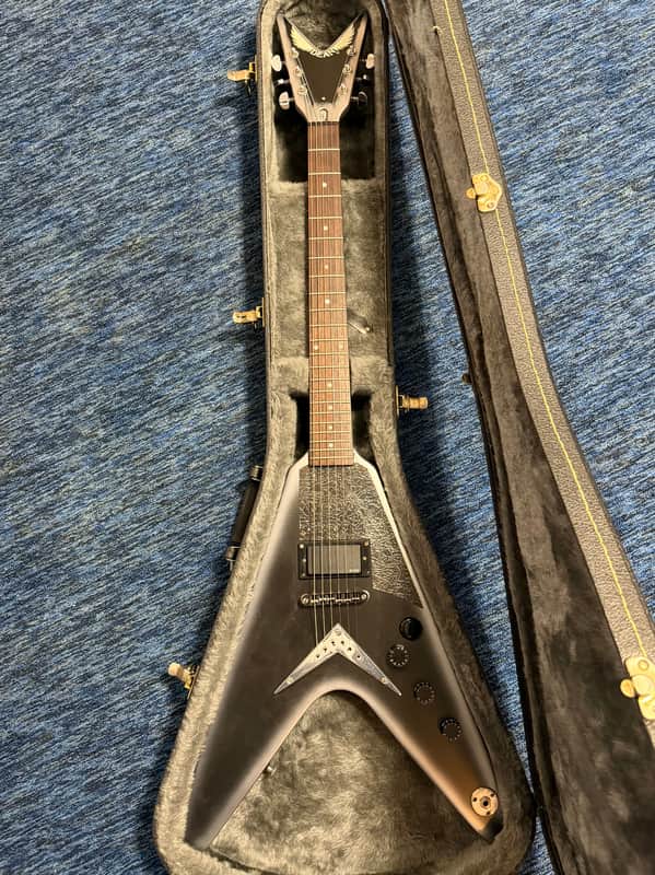 Dean Flying V Early Y2K - Black w/ grey outline | Reverb