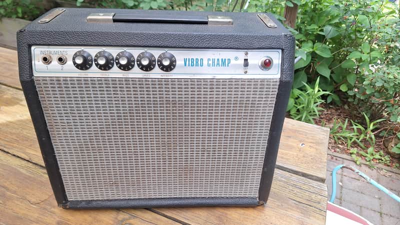 Fender Vibro Champ 1970 - 1980 - Silverface | Reverb
