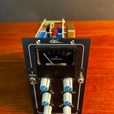 Stam Audio 4K-5+ Stereo Bus Compressor | Reverb