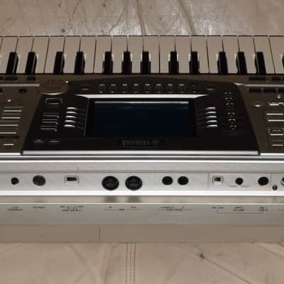 Yamaha PSR-2000 Keyboard Workstation | Reverb Canada