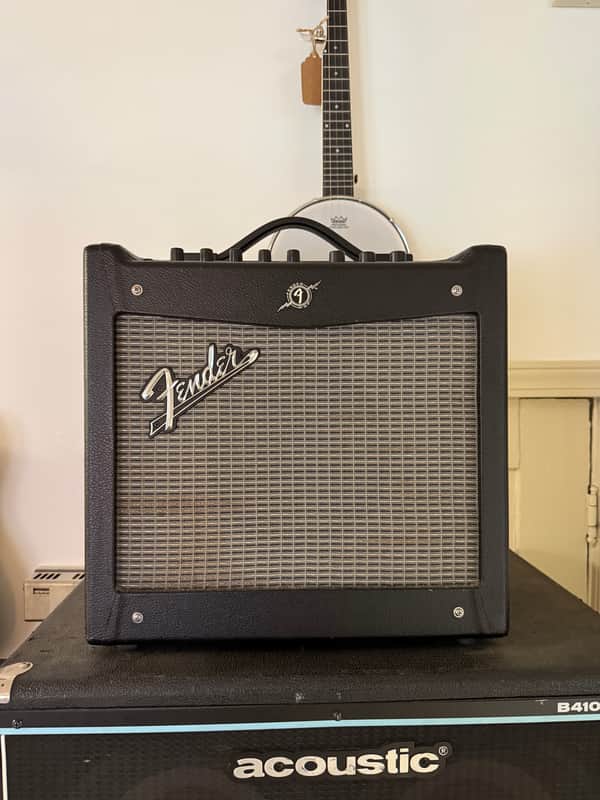 Fender Mustang I V.2 20-Watt 1x8" Modeling Guitar Combo 2013 | Reverb
