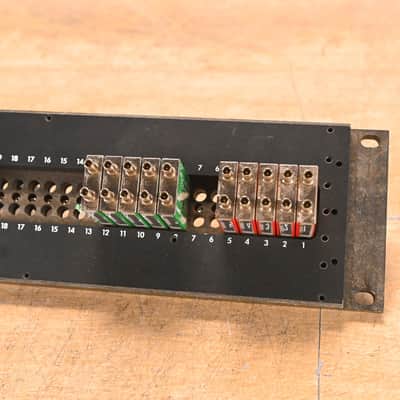 AVP 2RU 96-Point TT Bantam Patchbay w/ KMN75 & KM75 Modules | Reverb
