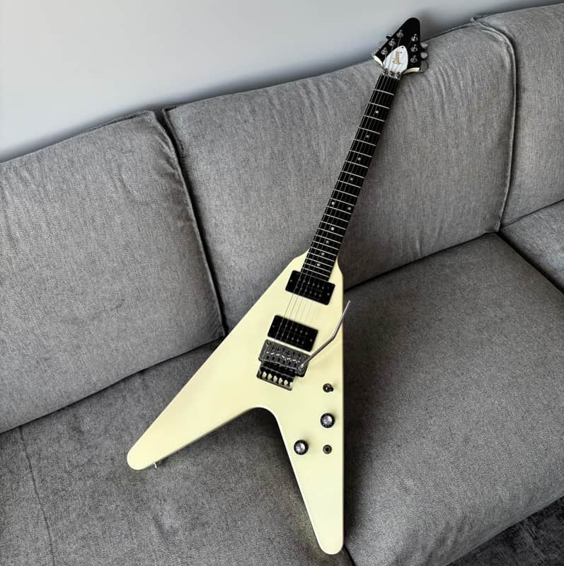 RARE Gibson Flying V 2011 Floyd Rose Classic White | Reverb