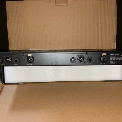 MINT Monoprice SR Studio 2-Channel 1073-Style Microphone | Reverb