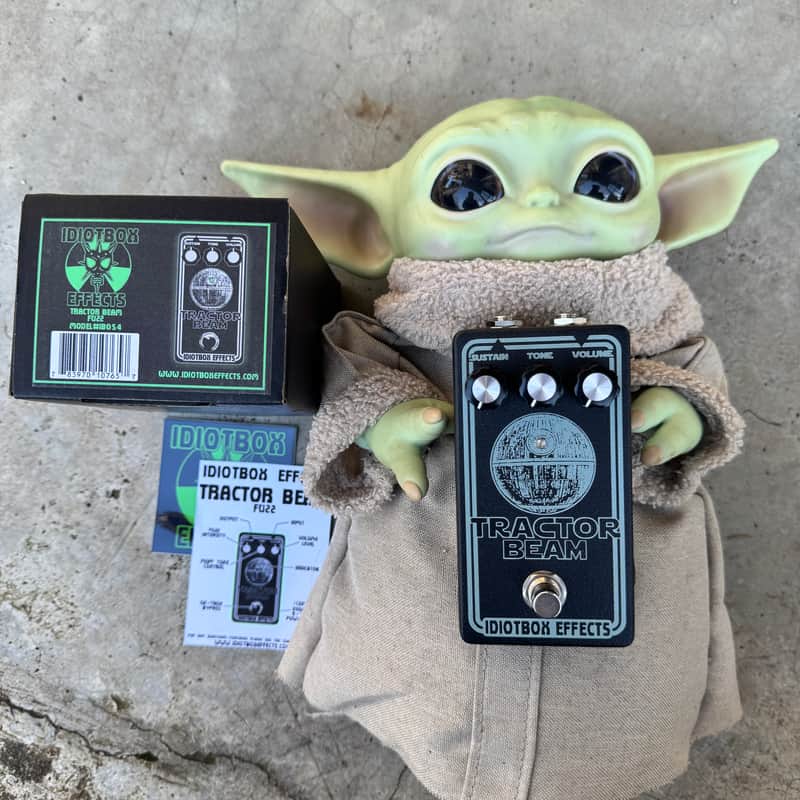 IdiotBox Effects Tractor Beam Fuzz 2025 No Moon | Reverb